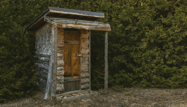 Choosing Your Off-Grid Toilet: What Are The Options? - Homes Off Grid